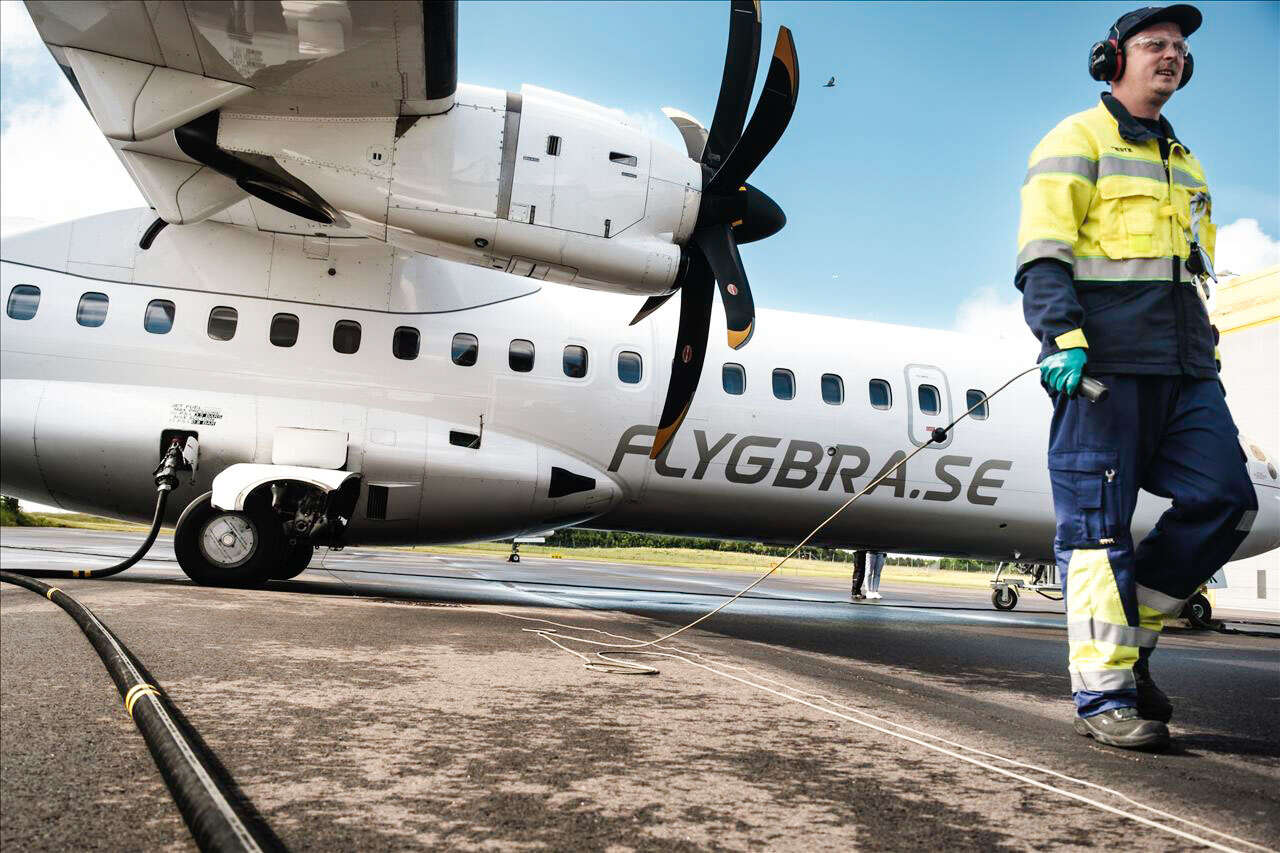 First-ever flight of a commercial regional aircraft to use 100% SAF in ...